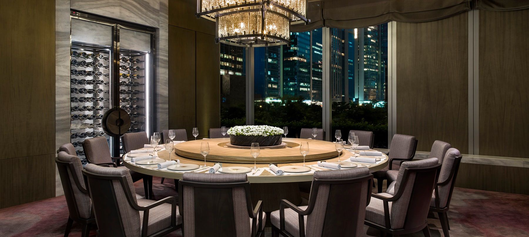 Home [run-restaurant.stregishongkong.com]